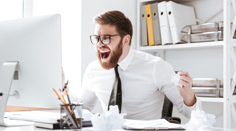 La maldad: El SAT puede impedir que factures